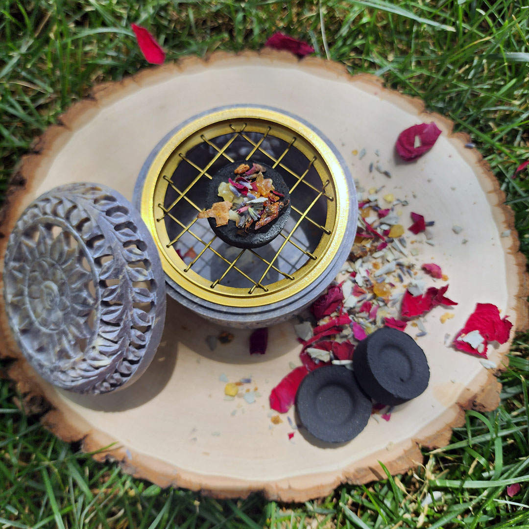 Rose Burner - The Sacred Raven